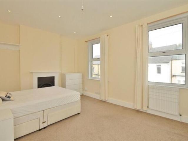 3 bedroom terraced house for rent in Bullingdon Road, Oxford, Oxfordshire, OX4