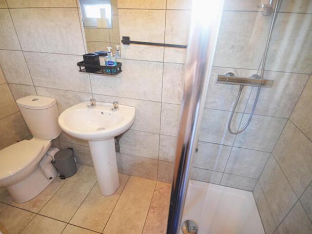 3 bedroom terraced house for rent in Buntingbridge Road, IG2 7LW, IG2