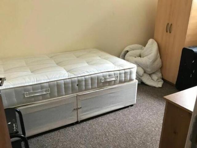 3 Bedroom Terraced House For Rent In Burley