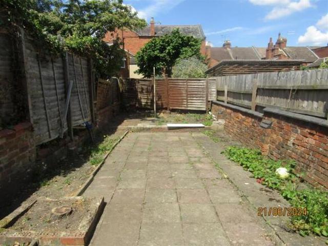 3 bedroom terraced house for rent in Burns Street, Northampton, NN1