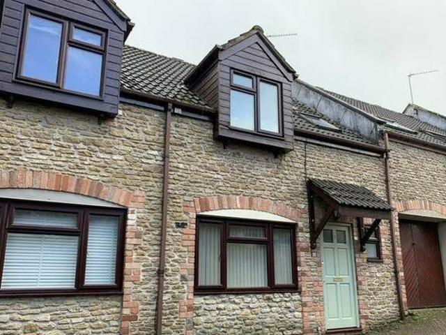 3 bedroom terraced house for rent in Goulds Ground Frome BA11