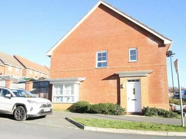 3 bedroom terraced house for rent in Godric Road Pan Meadows Newport PO30