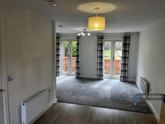 3 bedroom terraced house for rent in Goffee Way, Morley, Leeds, LS27