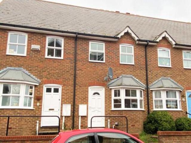 3 bedroom terraced house for rent in Gordon Road, Canterbury, CT1