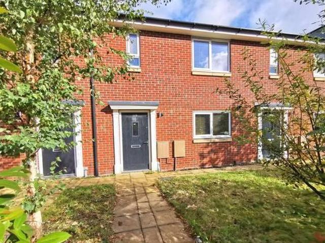 3 bedroom terraced house for rent in Gorton Lane M12