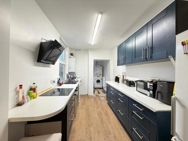 3 bedroom terraced house for rent in Gaul Street, West End, Leicester, LE3