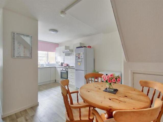 3 bedroom terraced house for rent in Galgate Close, London, SW19