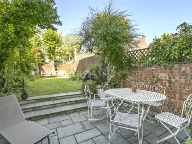 3 bedroom terraced house for rent in Galloway Road, London, W12