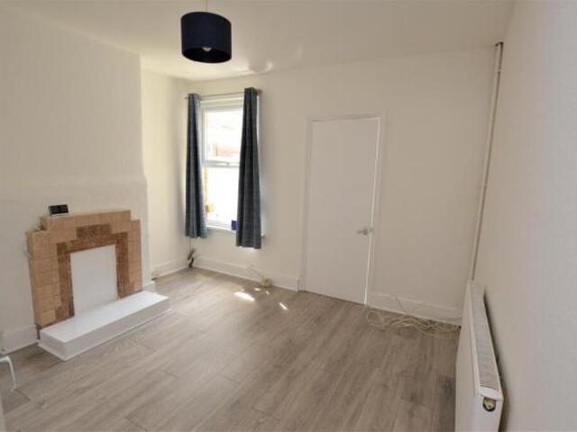 3 bedroom terraced house for rent in Gammons Lane, Watford, WD24