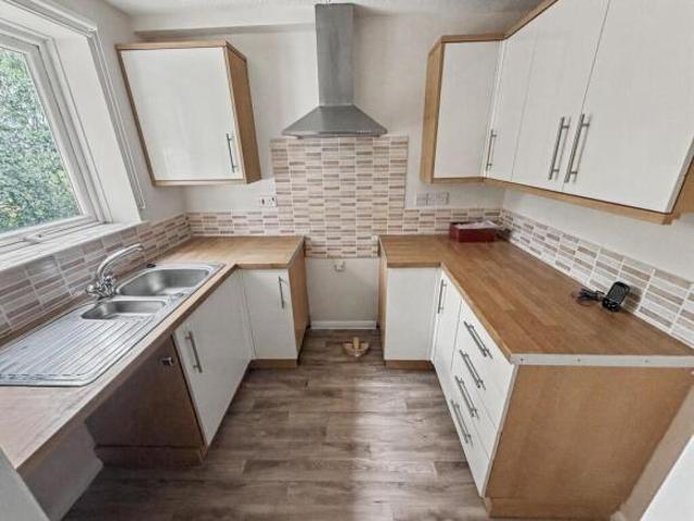 3 bedroom terraced house for rent in Garland Close, Exeter, EX4