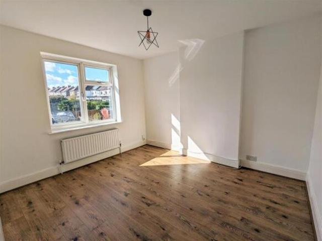 3 bedroom terraced house for rent in Gerrard Avenue, Rochester, ME1