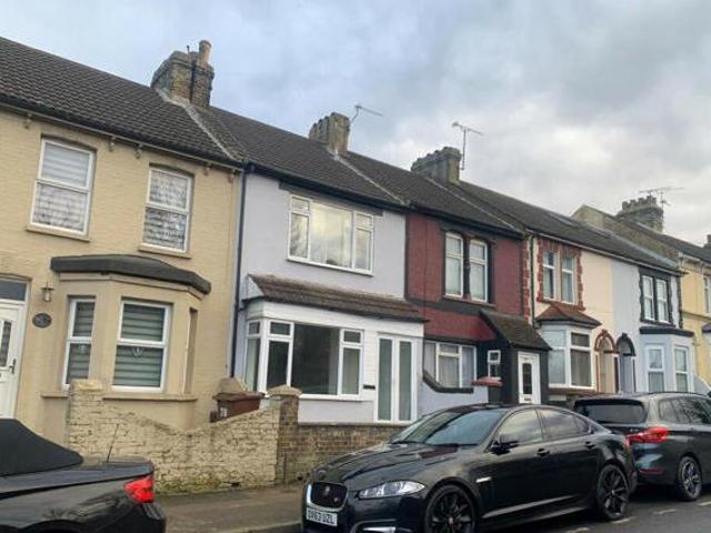 3 Bedroom Terraced House For Rent In Gillingham, Kent
