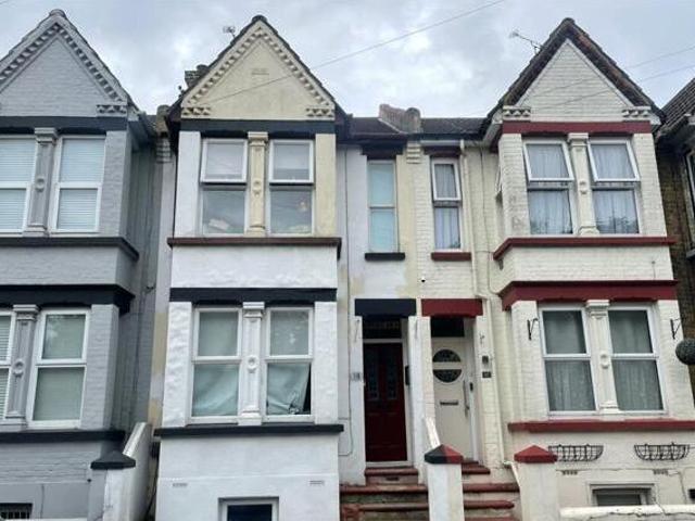 3 Bedroom Terraced House For Rent In Gillingham, Kent