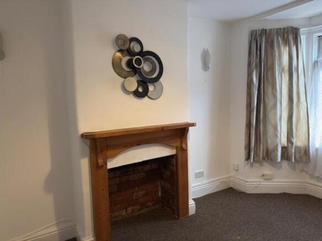 3 bedroom terraced house for rent in Gladstone Street, Bedford, MK41