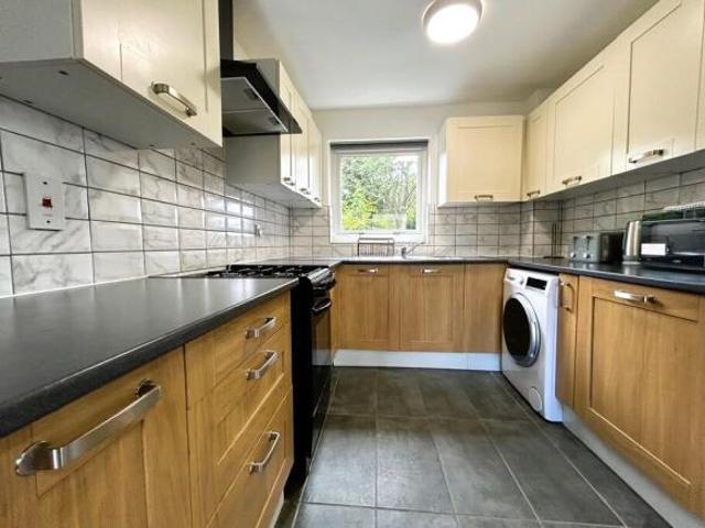 3 bedroom terraced house for rent in Glazier Drive, Neath Hill, MK14