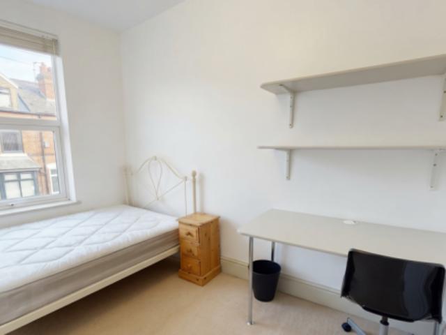 3 bedroom terraced house for rent in Gleave Road, Selly Oak, Birmingham, B29 6JR, B29