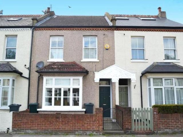3 bedroom terraced house for rent in Grainger Road, Middlesex, TW7