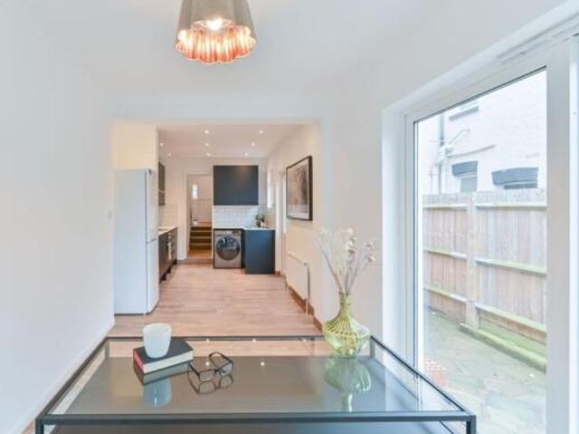 3 bedroom terraced house for rent in Grange Park Road, Thornton Heath, CR7