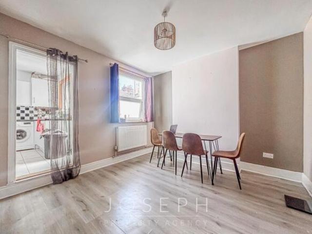 3 bedroom terraced house for rent in Great Whip Street, Ipswich, IP2