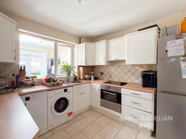 3 bedroom terraced house for rent in Green Wrythe Lane, Carshalton, SM5