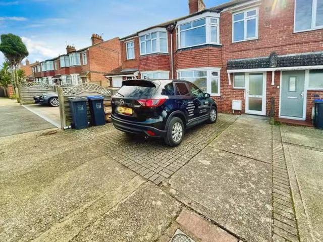 3 bedroom terraced house for rent in Greenland Road, BN13