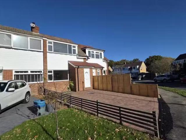 3 bedroom terraced house for rent in Greenleaf Gardens, Polega.