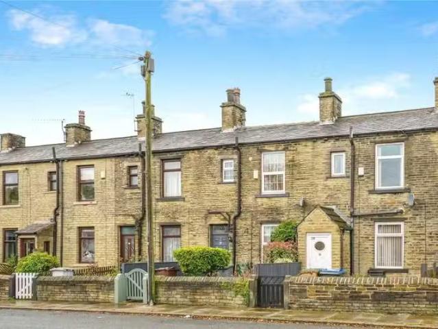 3 bedroom terraced house for rent in Griffe Road, Wyke, Bradfo.