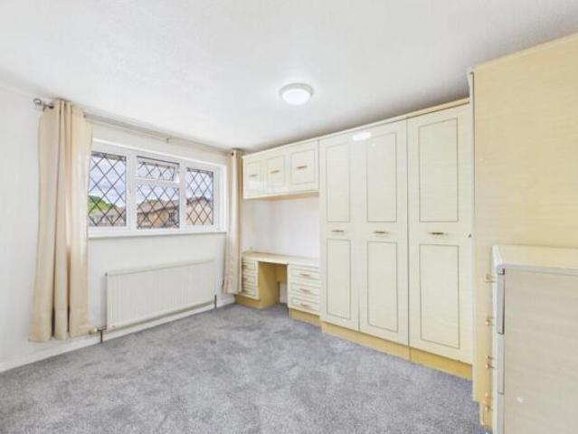3 bedroom terraced house for rent in Griffin Close, Slough, Berkshire, SL1