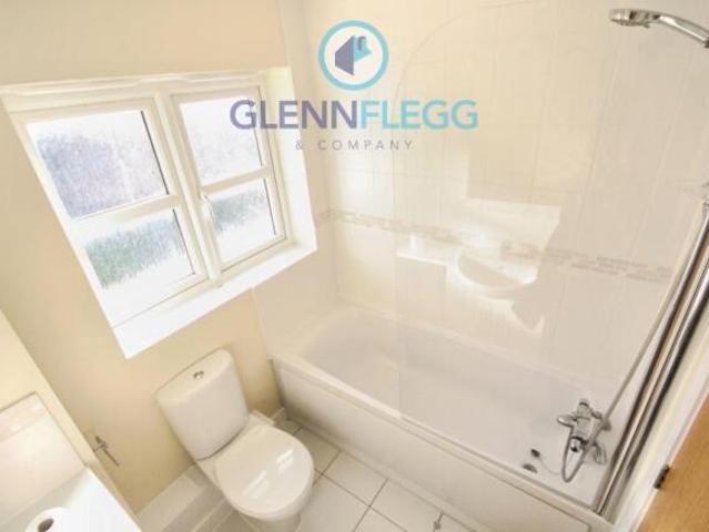3 bedroom terraced house for rent in *let Agreed*grimsby Road, Slough, SL1