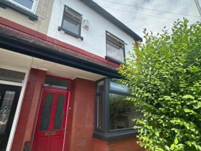 3 bedroom terraced house for rent in Grosvenor Street, Stretford, M32