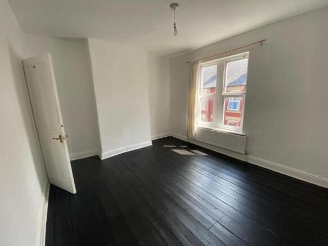 3 bedroom terraced house for rent in Grosvenor Square, Sheffield, S2