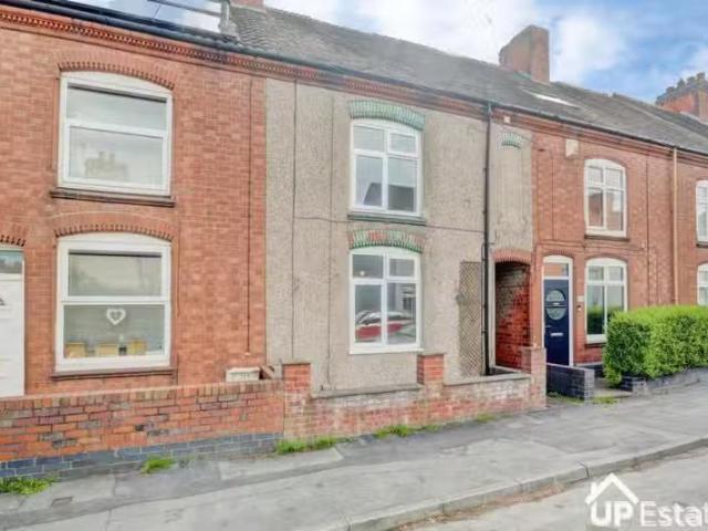 3 bedroom terraced house for rent in Grove Road, Stockingford.