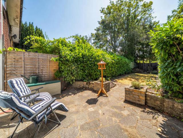 3 bedroom terraced house for rent in Guildford Park Avenue, Guildford, Surrey, GU2