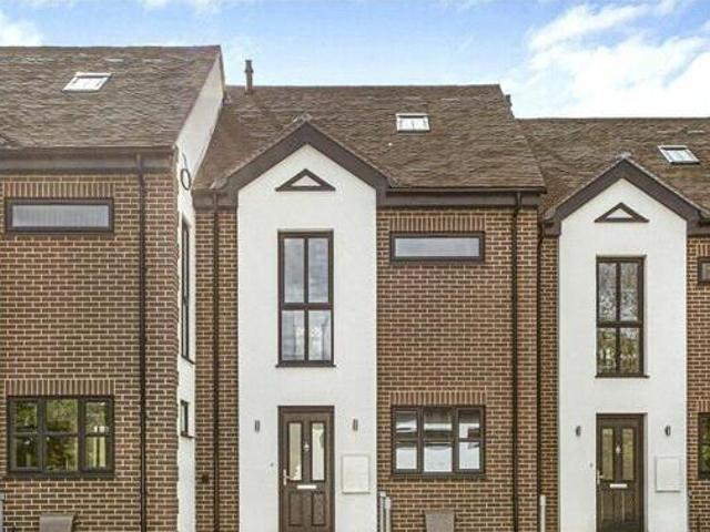 3 Bedroom Terraced House For Rent In Guildford