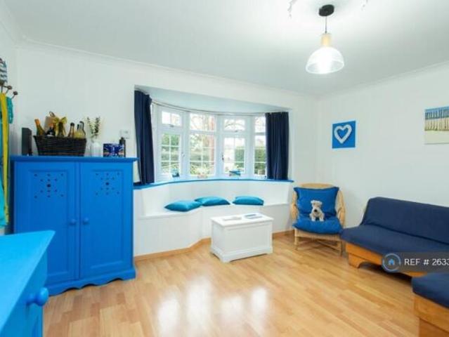 3 bedroom terraced house for rent in Guilford Avenue, Dover, CT16