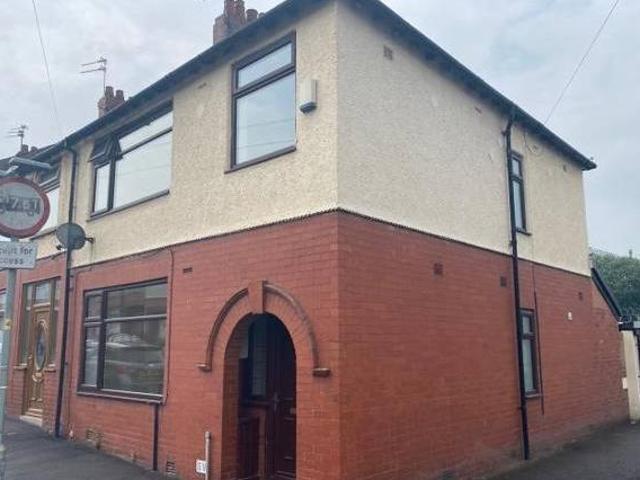 3 bedroom terraced house for rent in Douglas Road North Preston PR2 3QH PR2