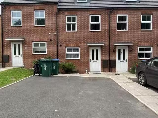 3 bedroom terraced house for rent in Downey Birch, White Willo.