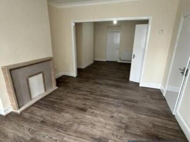 3 bedroom terraced house for rent in Downhills Way, London, N17