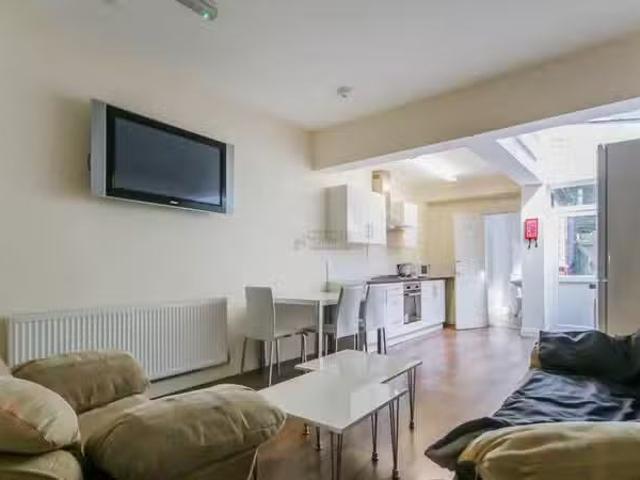 3 bedroom terraced house for rent in Dogpool Lane, Birmingham.