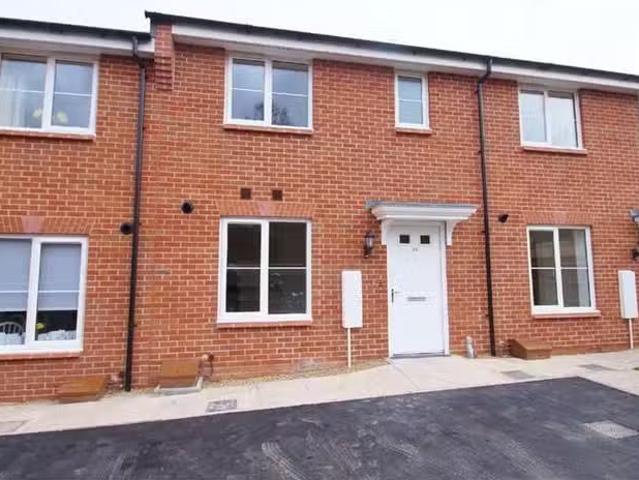 3 bedroom terraced house for rent in Dorrit Place, Butterfield.
