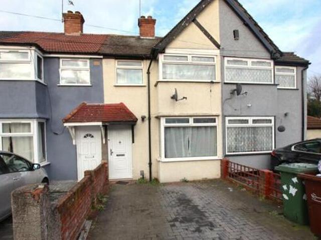 3 Bedroom Terraced House For Rent In Dagenham, London