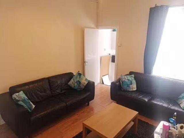 3 bedroom terraced house for rent in Dale Road, Selly Oak, Bir.