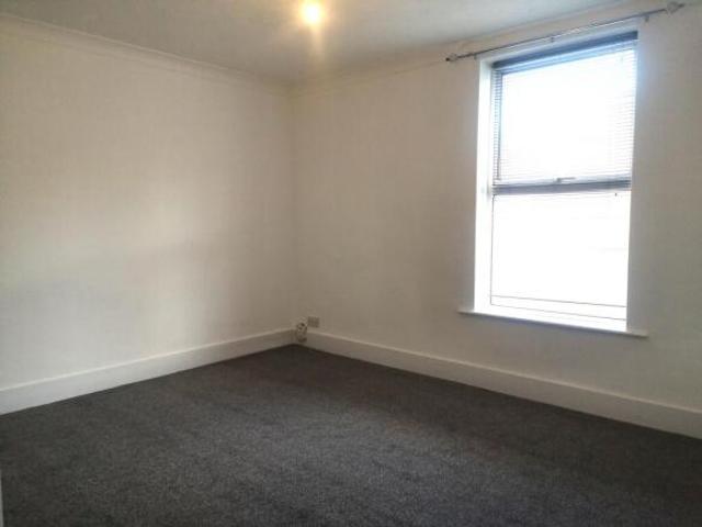 3 bedroom terraced house for rent in Dale Street, Chatham, ME4
