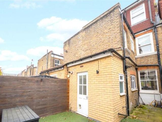 3 bedroom terraced house for rent in Devoncroft Gardens, Twickenham, TW1