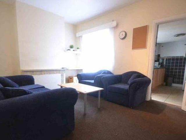 3 bedroom terraced house for rent in De Beauvoir Road Reading RG1
