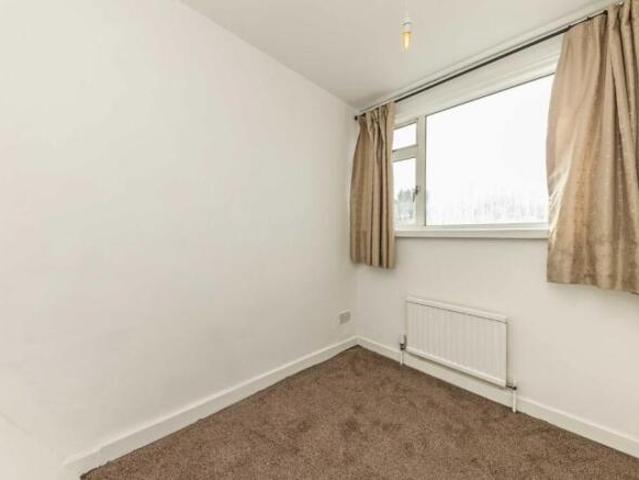3 bedroom terraced house for rent in De Montfort Road, Streatham, SW16