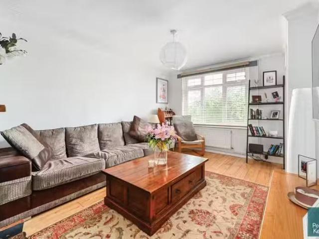 3 bedroom terraced house for rent in Dean Close, Portslade, BN41