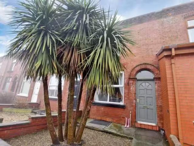 3 bedroom terraced house for rent in Deane Church Lane, Bolton.