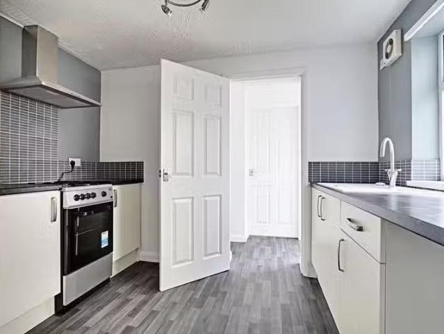 3 bedroom terraced house for rent in Dene Street, HULL, HU9