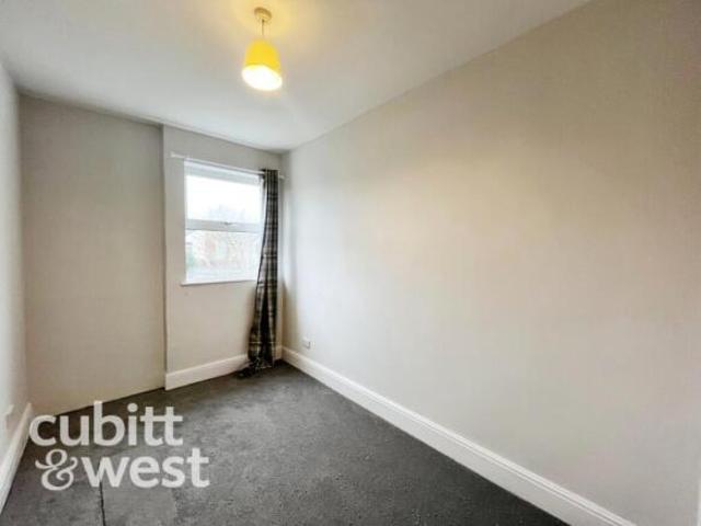 3 bedroom terraced house for rent in DEPOSIT ALTERNATIVE AVAILABLE Hampshire Street PO1